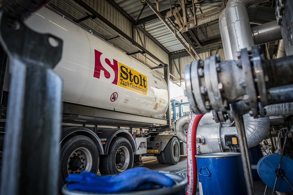 Transporting chemicals safely with Stolt Tank Containers